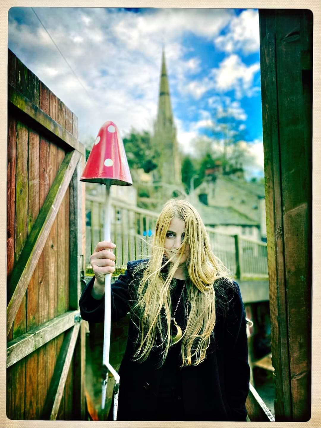 Lavinia Blackwall + Laura J Martin